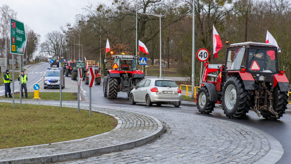 Od rana trwa protest rolników w Świeciu [zdjęcia i wideo]